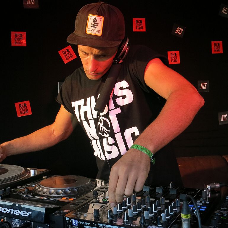 Vakula | Listen on NTS